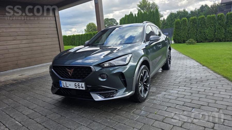 Green Cupra Formentor 2022 in Riga, with an engine capacity of 1.50 L and mileage of 90 thousand km for 24100 €, photo 1 on AUTOMOTO.COM.LV