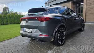 Green Cupra Formentor 2022 in Riga, with an engine capacity of 1.50 L and mileage of 90 thousand km for 24100 €, photo 4 on AUTOMOTO.COM.LV