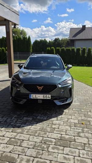 Green Cupra Formentor 2022 in Riga, with an engine capacity of 1.50 L and mileage of 90 thousand km for 24100 €, photo 6 on AUTOMOTO.COM.LV