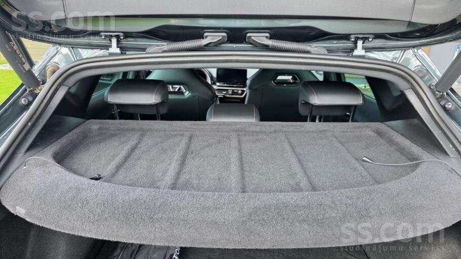 Green Cupra Formentor 2022 in Riga, with an engine capacity of 1.50 L and mileage of 90 thousand km for 24100 €, photo 17 on AUTOMOTO.COM.LV