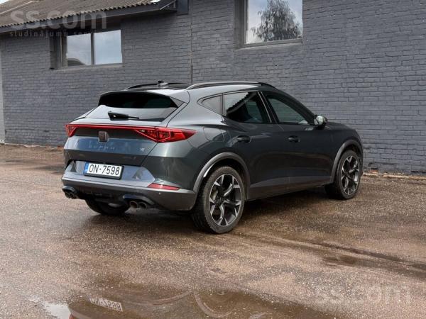 Green Cupra Formentor 2022 in Daugavpils, with an engine capacity of 2.00 L and mileage of 122 thousand km for 21300 €, photo 4 on AUTOMOTO.COM.LV