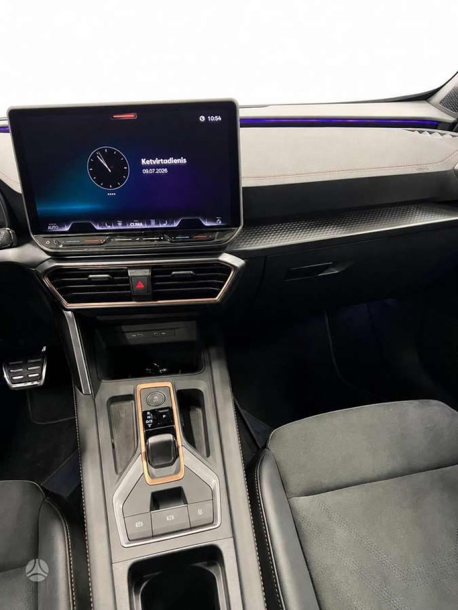 Green Cupra Formentor 2025 in Kaunas, with an engine capacity of 1.98 L and mileage of 18 thousand km for 36900 €, photo 12 on AUTOMOTO.COM.LV