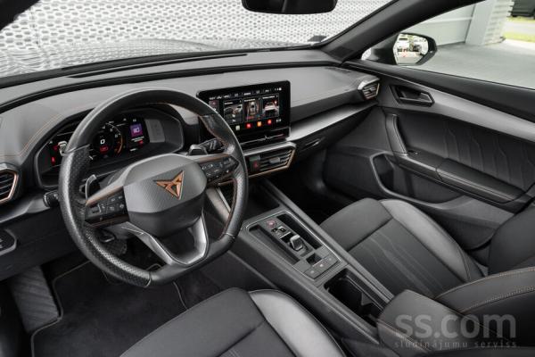 Pelēks Cupra Formentor 2021 Rīga, ar dzinēja tilpumu 1.50 L un nobraukumu 61 tūkst. km par 23250 €, foto 10 vietnē AUTOMOTO.COM.LV