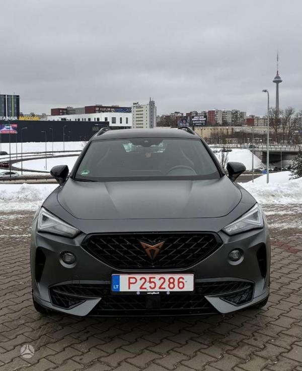 Pelēks Cupra Formentor 2021 Viļņa, ar dzinēja tilpumu 1.98 L un nobraukumu 125 tūkst. km par 24900 €, foto 3 vietnē AUTOMOTO.COM.LV