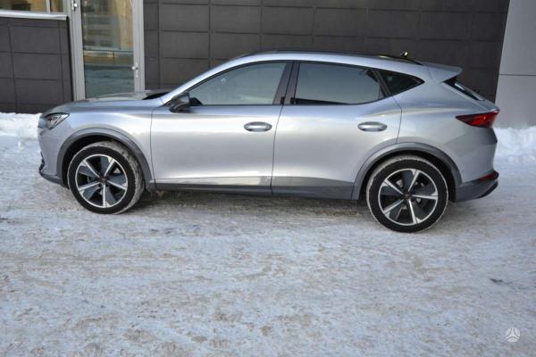 Pelēks Cupra Formentor 2021 Viļņa, ar dzinēja tilpumu 1.50 L un nobraukumu 62 tūkst. km par 22000 €, foto 3 vietnē AUTOMOTO.COM.LV