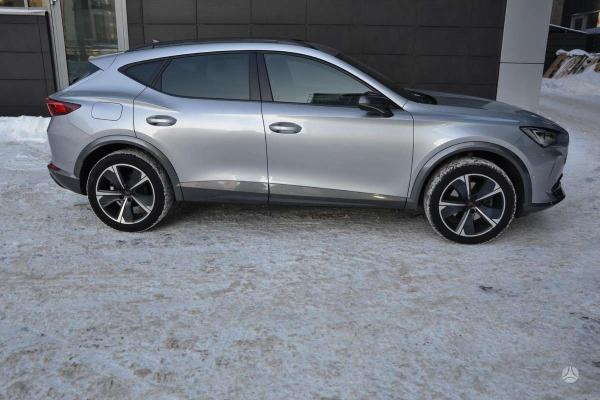 Pelēks Cupra Formentor 2021 Viļņa, ar dzinēja tilpumu 1.50 L un nobraukumu 62 tūkst. km par 22000 €, foto 4 vietnē AUTOMOTO.COM.LV