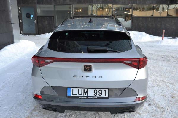 Pelēks Cupra Formentor 2021 Viļņa, ar dzinēja tilpumu 1.50 L un nobraukumu 62 tūkst. km par 22000 €, foto 7 vietnē AUTOMOTO.COM.LV