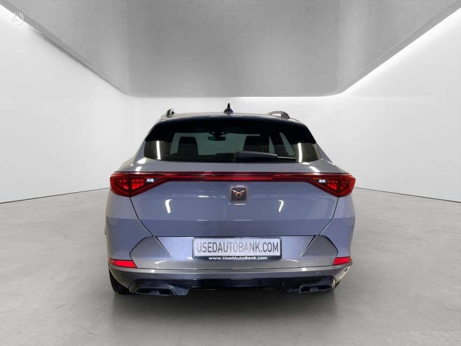Grey Cupra Formentor 2021 in Vilnius, with an engine capacity of 1.40 L and mileage of 141 thousand km for 21175 €, photo 5 on AUTOMOTO.COM.LV
