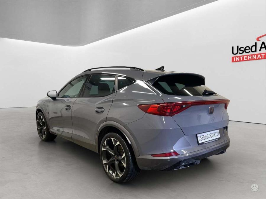 Grey Cupra Formentor 2021 in Vilnius, with an engine capacity of 1.40 L and mileage of 141 thousand km for 21175 €, photo 6 on AUTOMOTO.COM.LV
