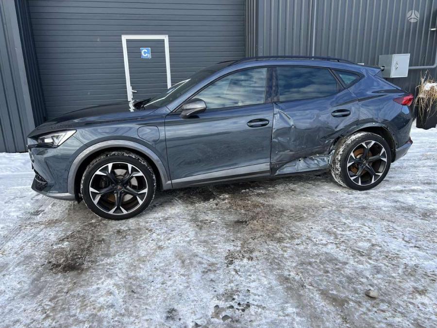 Grey Cupra Formentor 2021 in Alytus, with an engine capacity of 1.40 L and mileage of 103 thousand km for 12300 €, photo 12 on AUTOMOTO.COM.LV