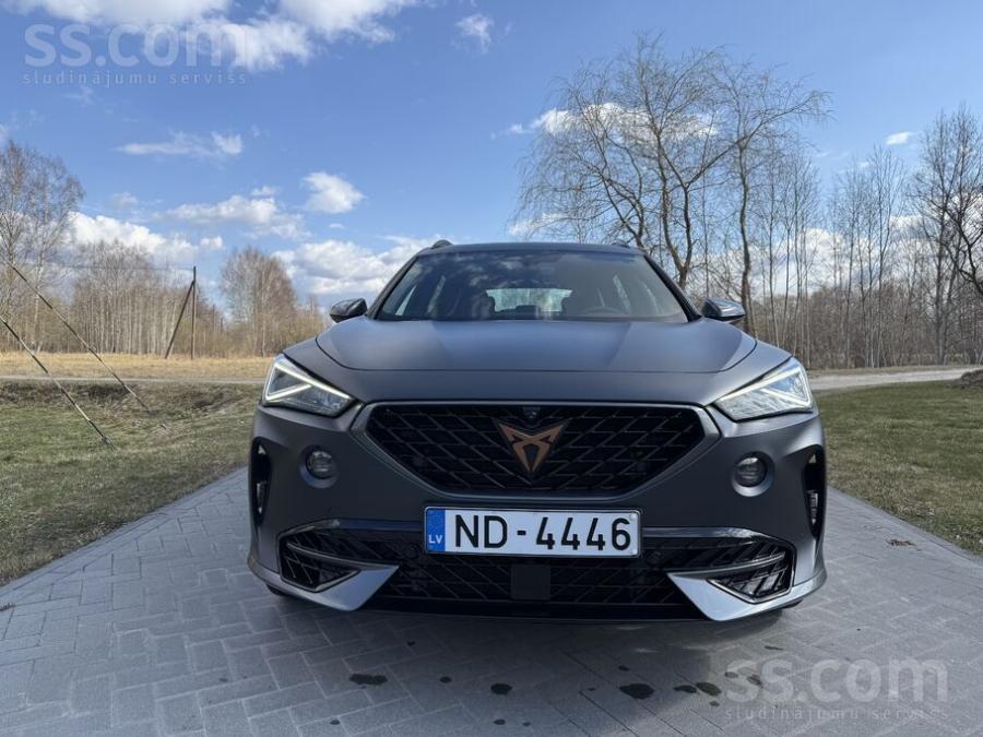 Pelēks Cupra Formentor 2021 Jelgava, ar dzinēja tilpumu 2.00 L un nobraukumu 64 tūkst. km par 27800 €, foto 4 vietnē AUTOMOTO.COM.LV