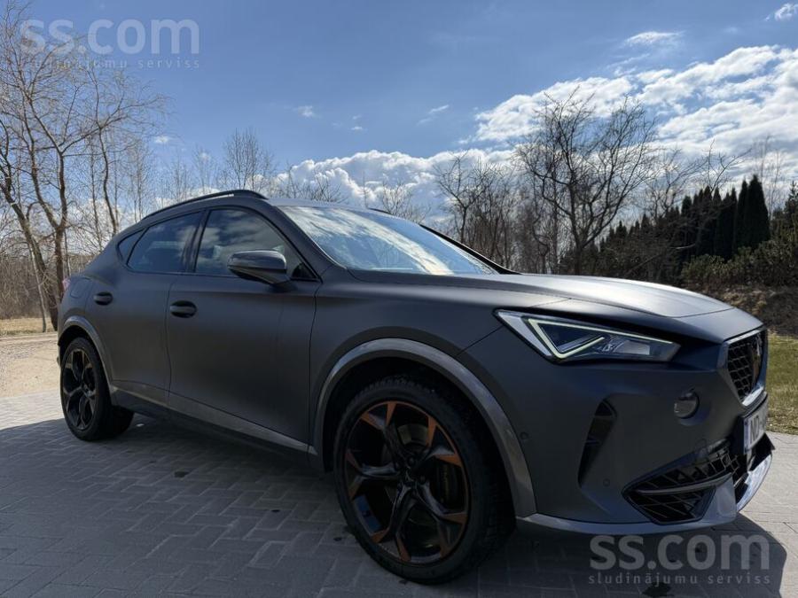 Pelēks Cupra Formentor 2021 Jelgava, ar dzinēja tilpumu 2.00 L un nobraukumu 64 tūkst. km par 27800 €, foto 5 vietnē AUTOMOTO.COM.LV