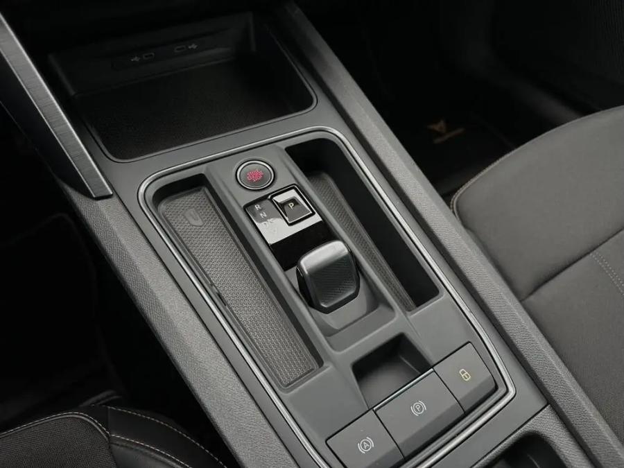 Grey Cupra Formentor 2021 in Jelgava, with an engine capacity of 1.40 L and mileage of 98 thousand km for 23700 €, photo 16 on AUTOMOTO.COM.LV