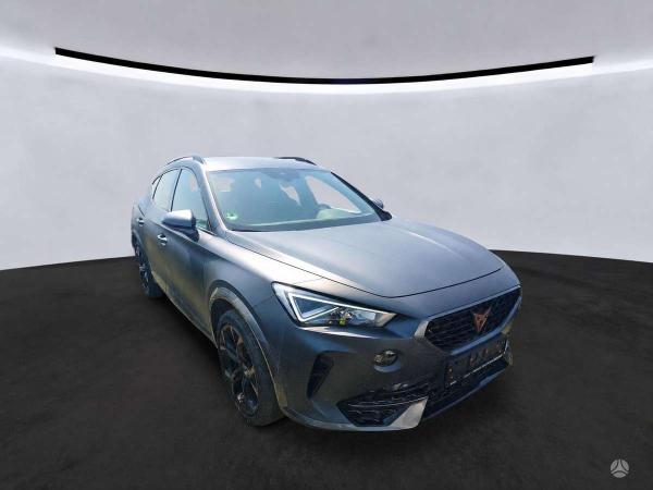 Pelēks Cupra Formentor 2021 Viļņa, ar dzinēja tilpumu 1.40 L un nobraukumu 34 tūkst. km par 24600 €, foto 3 vietnē AUTOMOTO.COM.LV