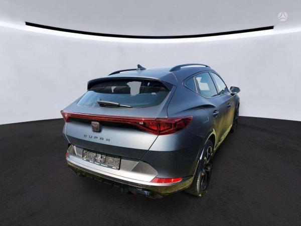 Pelēks Cupra Formentor 2021 Viļņa, ar dzinēja tilpumu 1.40 L un nobraukumu 34 tūkst. km par 24600 €, foto 4 vietnē AUTOMOTO.COM.LV