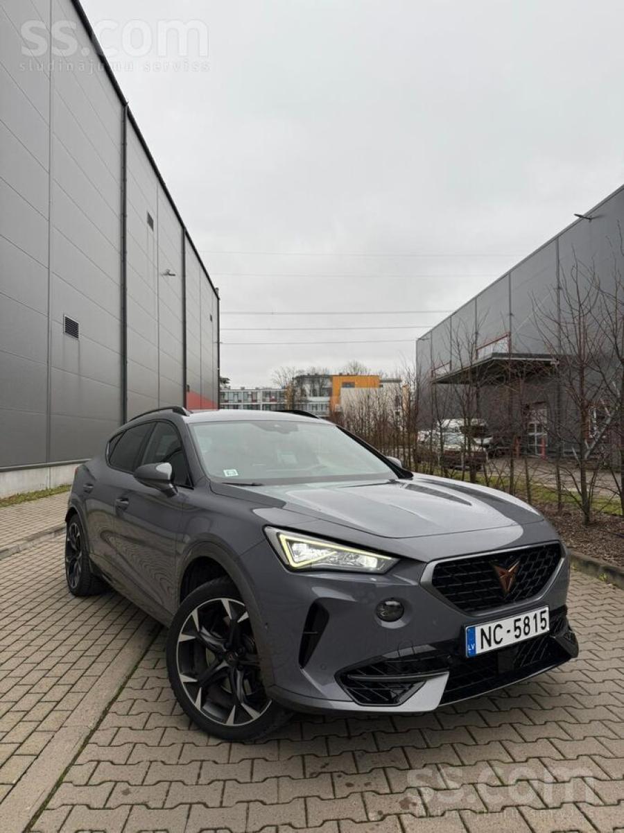 Серый Cupra Formentor 2022 в Рига, объемом двигателя 2.00 л и пробегом 74 тыс. км за 26000 €, фото 3 на AUTOMOTO.COM.LV