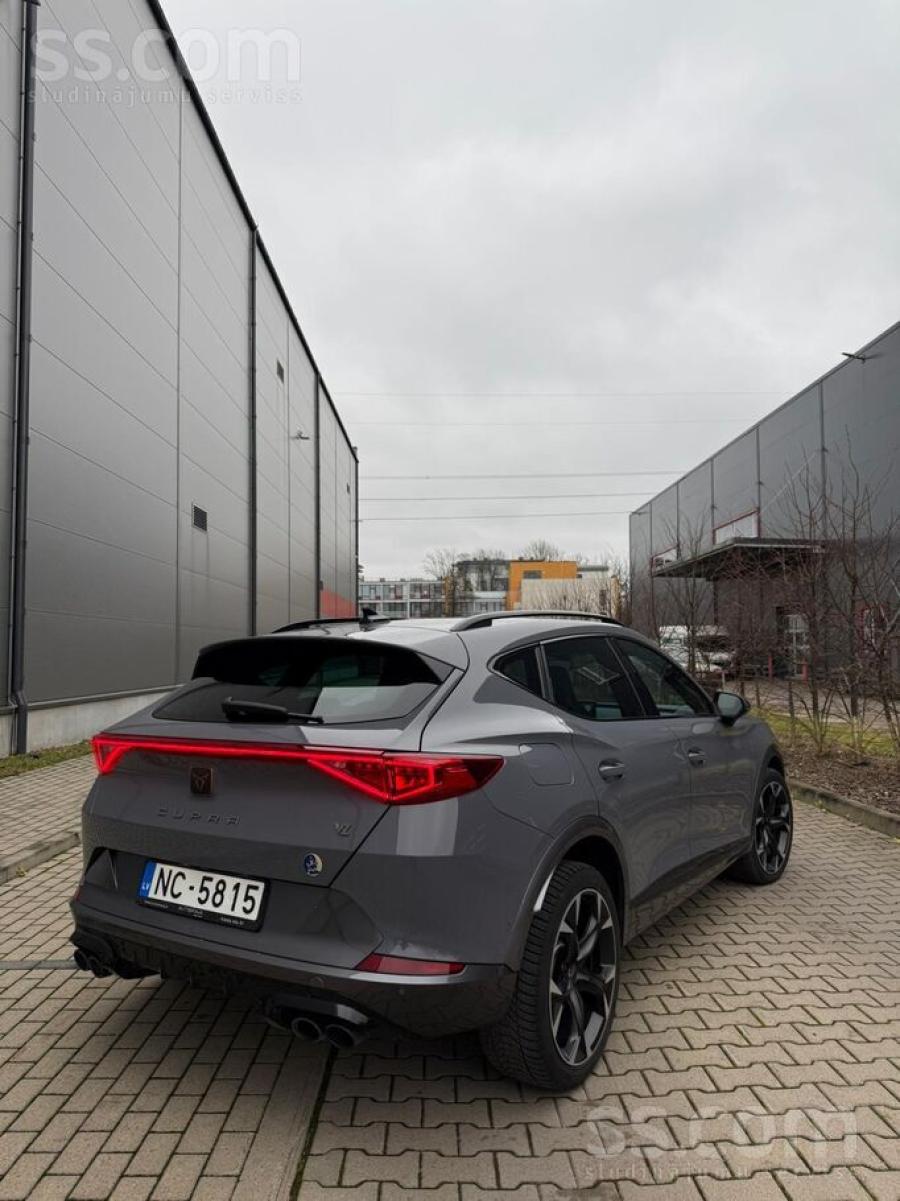 Серый Cupra Formentor 2022 в Рига, объемом двигателя 2.00 л и пробегом 74 тыс. км за 26000 €, фото 6 на AUTOMOTO.COM.LV