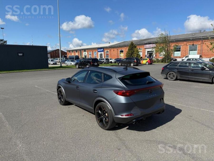 Pelēks Cupra Formentor 2022 Liepāja, ar dzinēja tilpumu 2.00 L un nobraukumu 66 tūkst. km par 29999 €, foto 7 vietnē AUTOMOTO.COM.LV