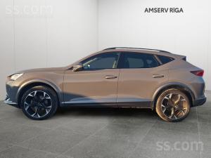 Pelēks Cupra Formentor 2022 Rīga, ar dzinēja tilpumu 1.50 L un nobraukumu 143 tūkst. km par 19700 €, foto 2 vietnē AUTOMOTO.COM.LV