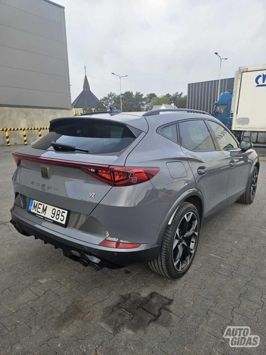 Pelēks Cupra Formentor 2022 Viļņa, ar dzinēja tilpumu 2.00 L un nobraukumu 83 tūkst. km par 26500 €, foto 3 vietnē AUTOMOTO.COM.LV