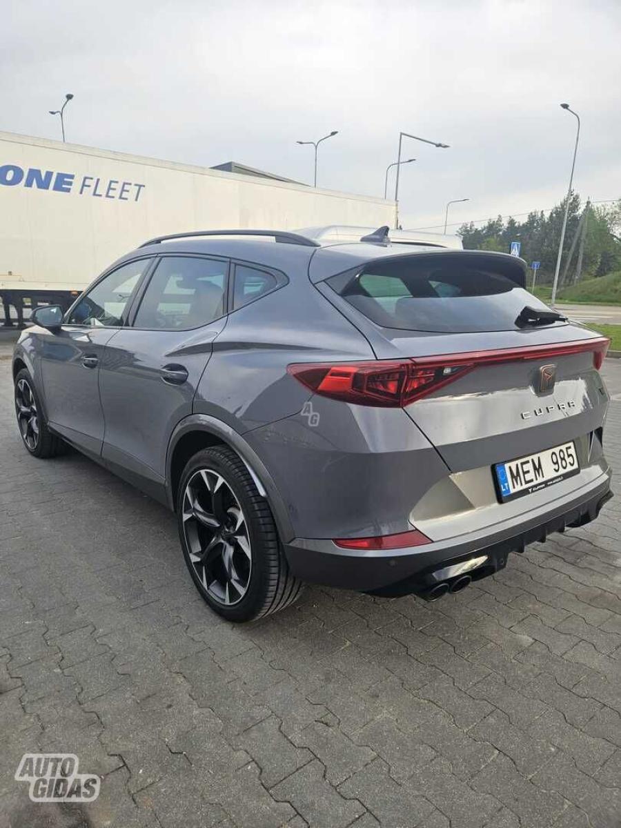 Pelēks Cupra Formentor 2022 Viļņa, ar dzinēja tilpumu 2.00 L un nobraukumu 83 tūkst. km par 26500 €, foto 4 vietnē AUTOMOTO.COM.LV