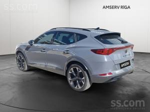 Серый Cupra Formentor 2022 в Рига, объемом двигателя 1.50 л и пробегом 143 тыс. км за 19700 €, фото 5 на AUTOMOTO.COM.LV