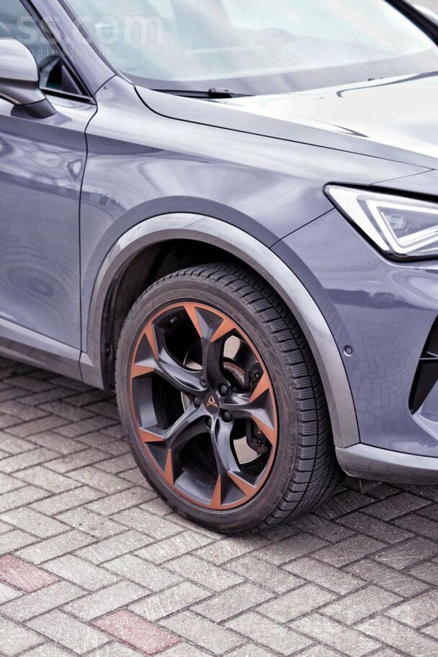 Pelēks Cupra Formentor 2022 Rīga, ar dzinēja tilpumu 2.00 L un nobraukumu 45 tūkst. km par 27300 €, foto 4 vietnē AUTOMOTO.COM.LV