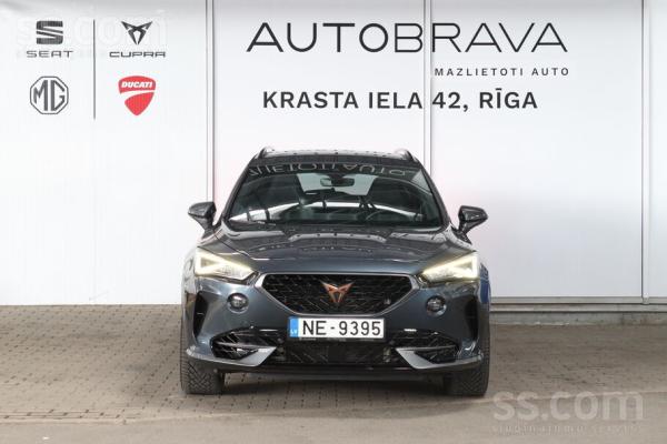Серый Cupra Formentor 2022 в Рига, объемом двигателя 2.00 л и пробегом 33 тыс. км за 27990 €, фото 2 на AUTOMOTO.COM.LV