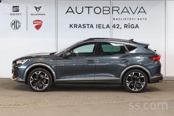 Серый Cupra Formentor 2022 в Рига, объемом двигателя 2.00 л и пробегом 33 тыс. км за 27990 €, фото 4 на AUTOMOTO.COM.LV