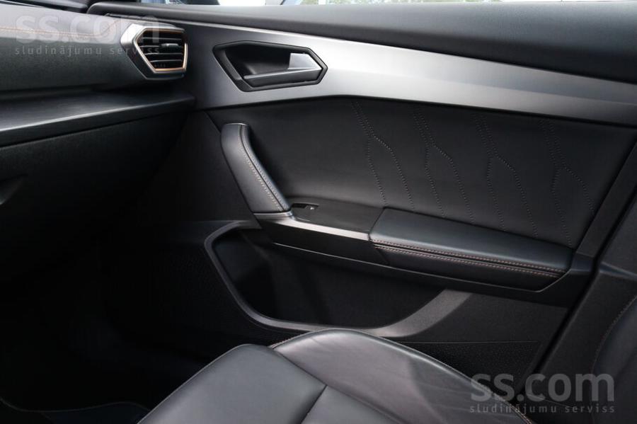 Pelēks Cupra Formentor 2022 Rīga, ar dzinēja tilpumu 2.00 L un nobraukumu 33 tūkst. km par 27990 €, foto 24 vietnē AUTOMOTO.COM.LV
