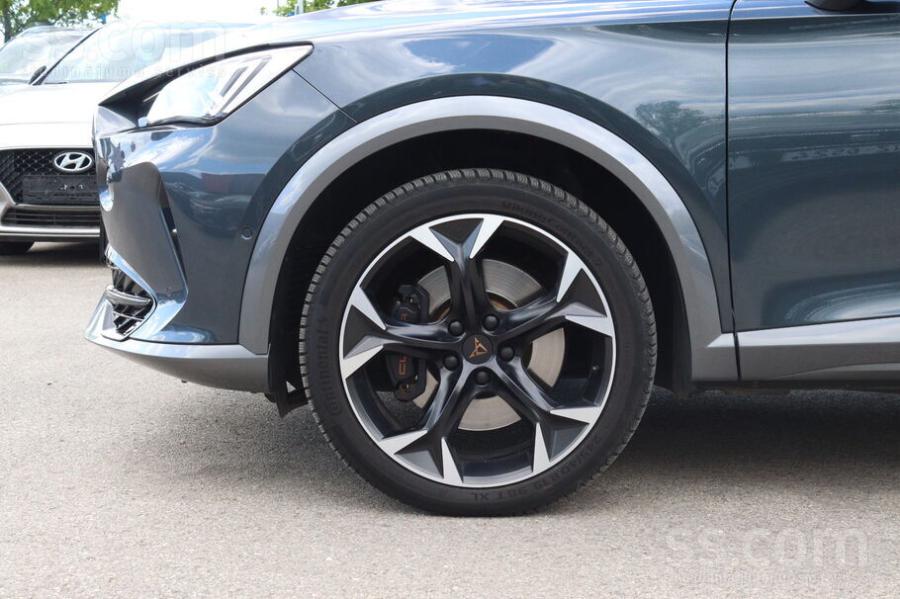 Pelēks Cupra Formentor 2022 Rīga, ar dzinēja tilpumu 2.00 L un nobraukumu 33 tūkst. km par 27990 €, foto 33 vietnē AUTOMOTO.COM.LV