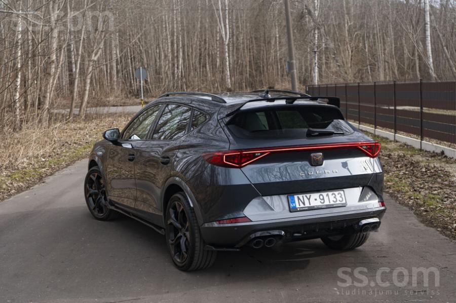 Pelēks Cupra Formentor 2022 Rīga, ar dzinēja tilpumu 2.00 L un nobraukumu 45 tūkst. km par 29200 €, foto 5 vietnē AUTOMOTO.COM.LV
