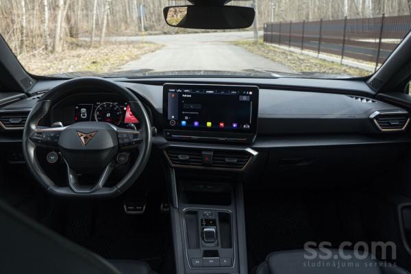 Серый Cupra Formentor 2022 в Рига, объемом двигателя 2.00 л и пробегом 45 тыс. км за 29200 €, фото 6 на AUTOMOTO.COM.LV