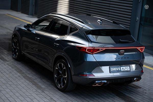 Серый Cupra Formentor 2022 в Вильнюс, объемом двигателя 1.40 л и пробегом 31 тыс. км за 25900 €, фото 2 на AUTOMOTO.COM.LV