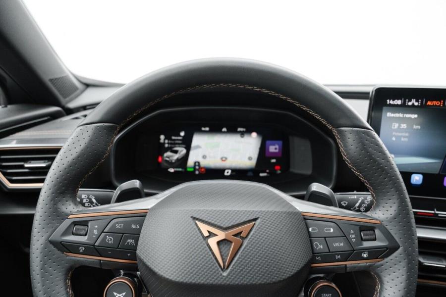 Pelēks Cupra Formentor 2022 Rīga, ar dzinēja tilpumu 1.40 L un nobraukumu 62 tūkst. km par 25500 €, foto 24 vietnē AUTOMOTO.COM.LV