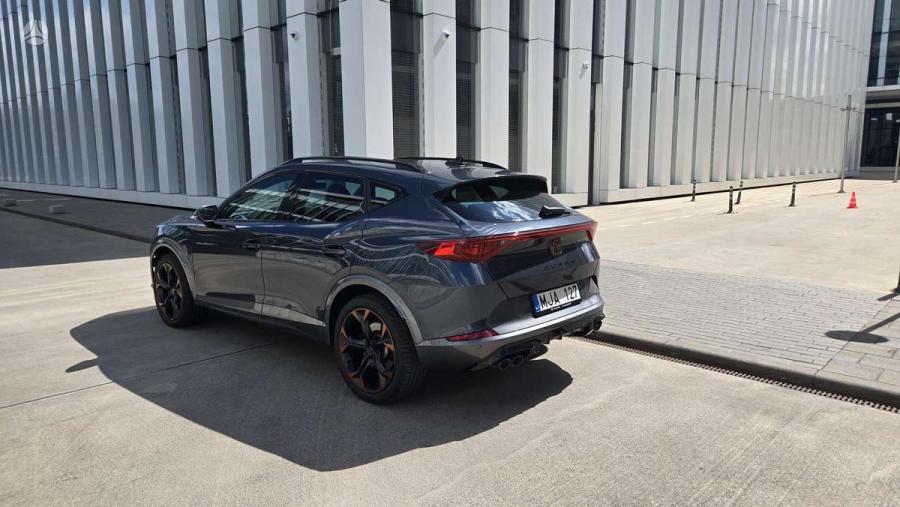 Grey Cupra Formentor 2022 in Vilnius, with an engine capacity of 1.98 L and mileage of 52 thousand km for 27800 €, photo 5 on AUTOMOTO.COM.LV