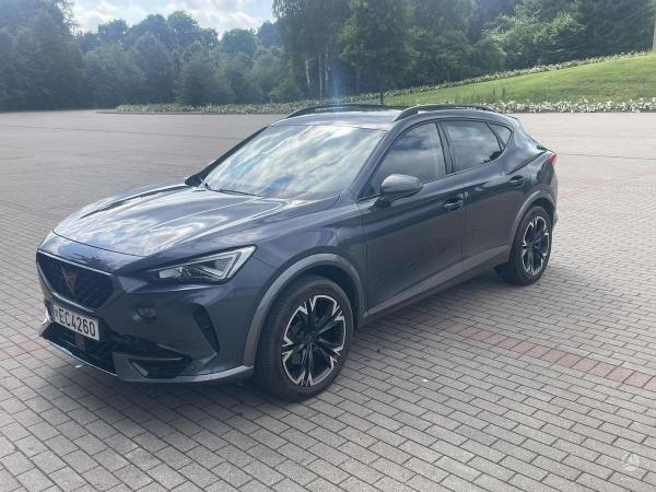 Pelēks Cupra Formentor 2022 Viļņa, ar dzinēja tilpumu 1.40 L un nobraukumu 32 tūkst. km par 24500 €, foto 1 vietnē AUTOMOTO.COM.LV