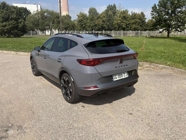 Grey Cupra Formentor 2022 in Kaunas, with an engine capacity of 1.97 L and mileage of 210 thousand km for 19900 €, photo 4 on AUTOMOTO.COM.LV