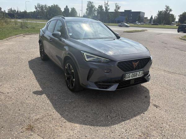 Grey Cupra Formentor 2022 in Kaunas, with an engine capacity of 1.97 L and mileage of 210 thousand km for 19900 €, photo 8 on AUTOMOTO.COM.LV