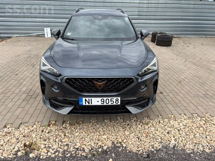 Серый Cupra Formentor 2022 в Валмиера, объемом двигателя 2.00 л и пробегом 66 тыс. км за 24990 €, фото 3 на AUTOMOTO.COM.LV