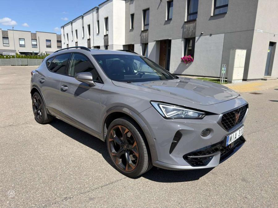 Pelēks Cupra Formentor 2022 Viļņa, ar dzinēja tilpumu 1.98 L un nobraukumu 93 tūkst. km par 28500 €, foto 1 vietnē AUTOMOTO.COM.LV