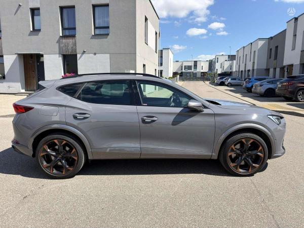 Pelēks Cupra Formentor 2022 Viļņa, ar dzinēja tilpumu 1.98 L un nobraukumu 93 tūkst. km par 28500 €, foto 3 vietnē AUTOMOTO.COM.LV