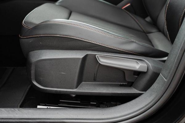 Grey Cupra Formentor 2022 in Marupe, with an engine capacity of 1.40 L and mileage of 93 thousand km for 26800 €, photo 7 on AUTOMOTO.COM.LV