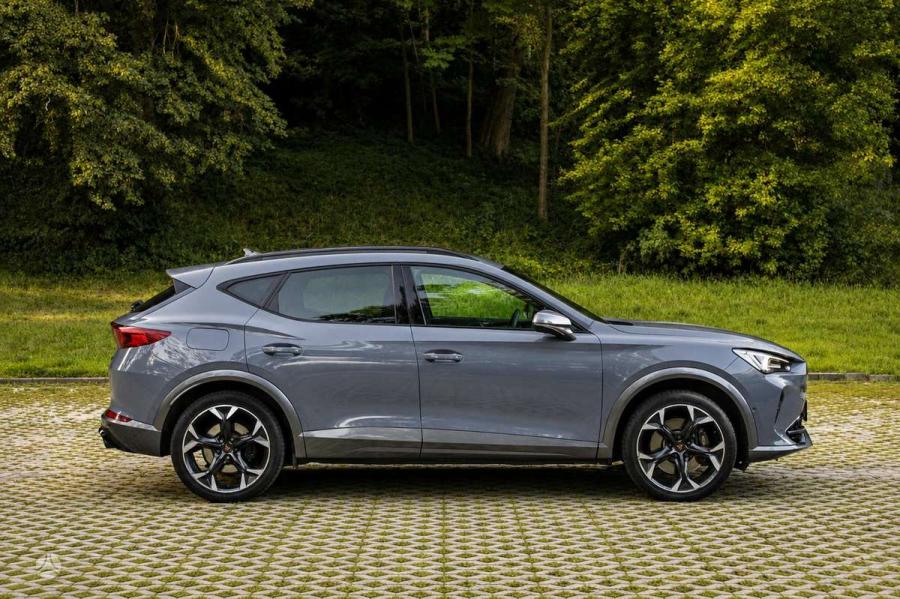 Grey Cupra Formentor 2022 in Vilnius, with an engine capacity of 1.98 L and mileage of 87 thousand km for 27700 €, photo 7 on AUTOMOTO.COM.LV