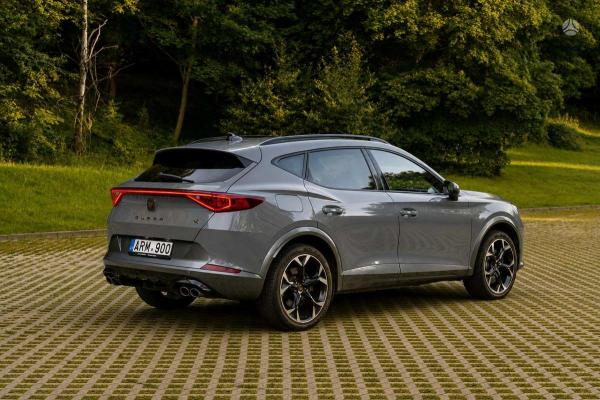 Pelēks Cupra Formentor 2022 Viļņa, ar dzinēja tilpumu 1.98 L un nobraukumu 87 tūkst. km par 27700 €, foto 7 vietnē AUTOMOTO.COM.LV