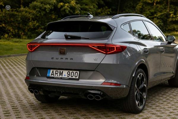 Pelēks Cupra Formentor 2022 Viļņa, ar dzinēja tilpumu 1.98 L un nobraukumu 87 tūkst. km par 27700 €, foto 8 vietnē AUTOMOTO.COM.LV