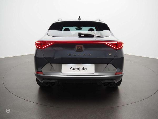 Pelēks Cupra Formentor 2022 Viļņa, ar dzinēja tilpumu 1.98 L un nobraukumu 79 tūkst. km par 27900 €, foto 5 vietnē AUTOMOTO.COM.LV