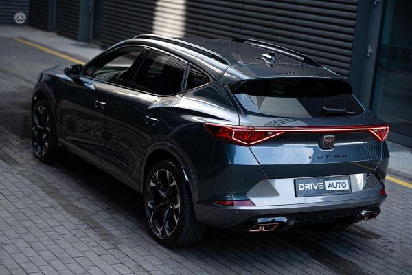 Серый Cupra Formentor 2022 в Вильнюс, объемом двигателя 1.40 л и пробегом 63 тыс. км за 23900 €, фото 2 на AUTOMOTO.COM.LV