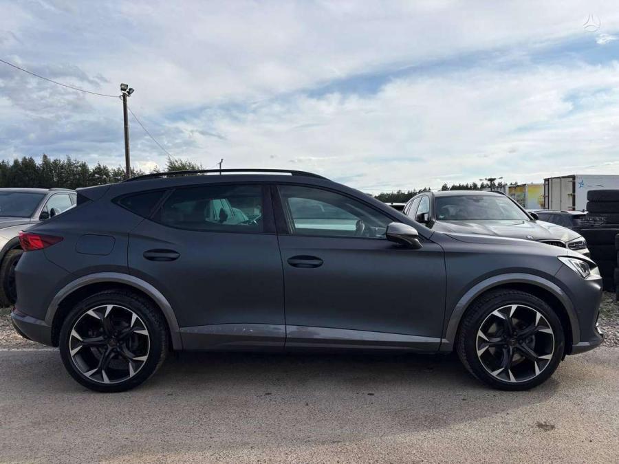 Pelēks Cupra Formentor 2022 Viļņa, ar dzinēja tilpumu 1.40 L un nobraukumu 83 tūkst. km par 22600 €, foto 6 vietnē AUTOMOTO.COM.LV