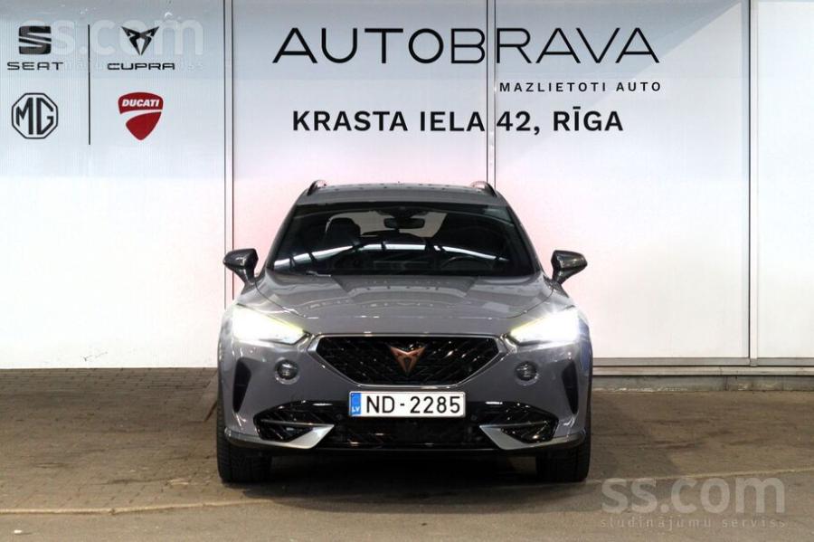 Серый Cupra Formentor 2022 в Рига, объемом двигателя 2.00 л и пробегом 130 тыс. км за 22990 €, фото 3 на AUTOMOTO.COM.LV